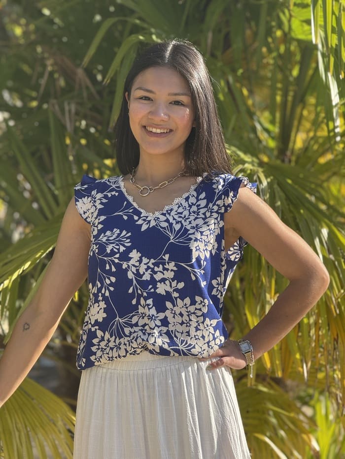 Top Meggie, à manches courtes avec froufrous et joli nœud dans le dos ...