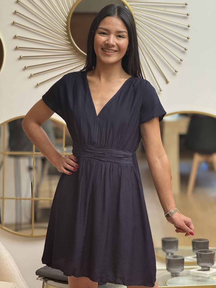 Robe Soraya, courte à manches courtes, resserrée à la taille ...